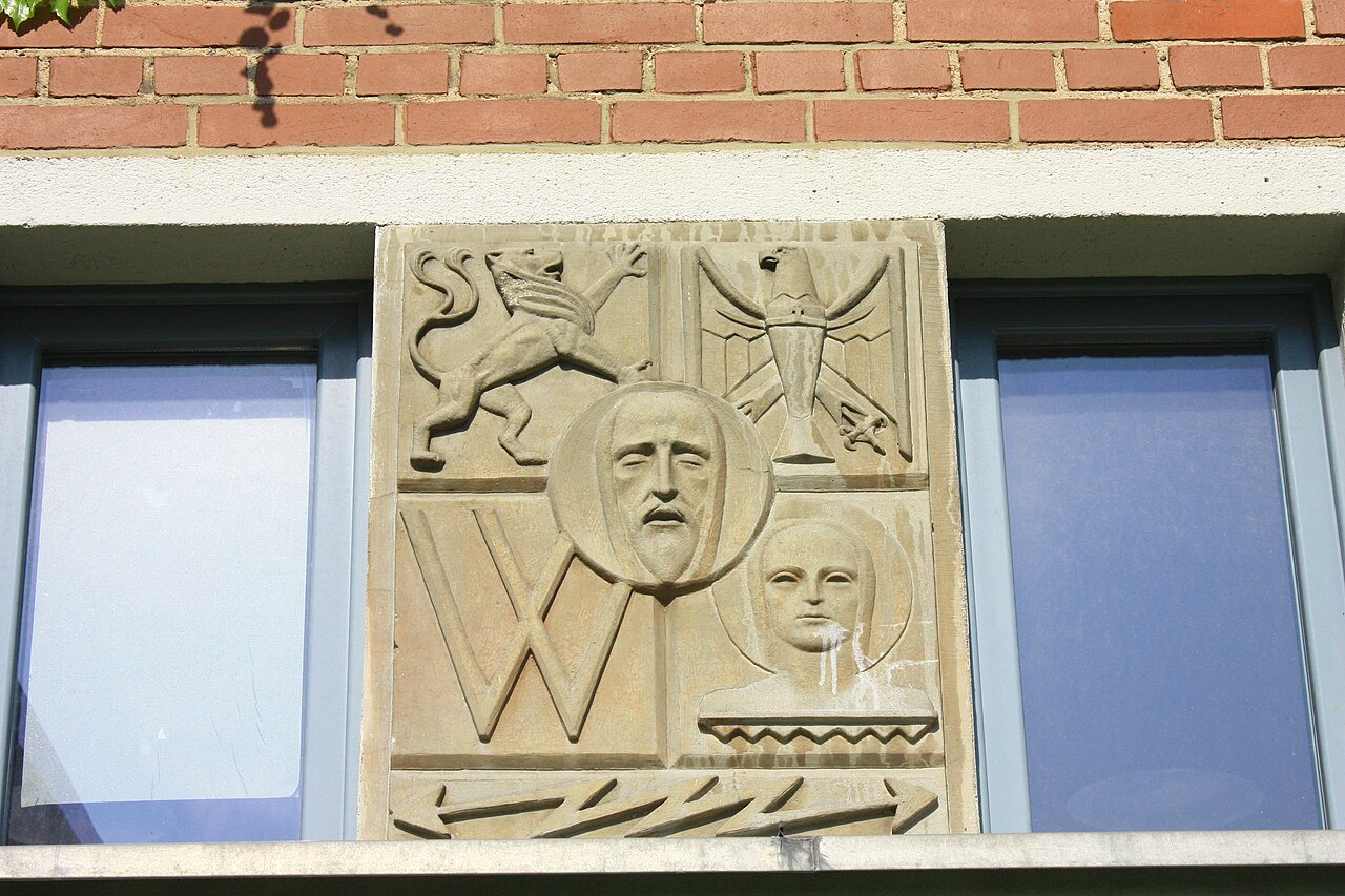 The Heraldic Alphabet: Weird Letters and Fonts from History – Crests & Arms