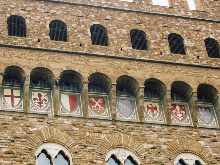 Italian Heraldry: From Noble Houses to Regional Symbols – Crests & Arms