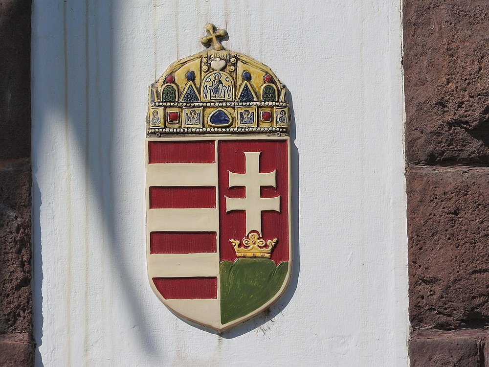 Find Your Family Crest & Coat of Arms | Historically Accurate – Crests ...