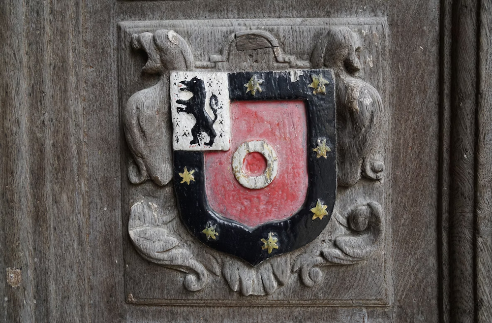 Find Your Family Crest & Coat of Arms | Historically Accurate – Crests ...